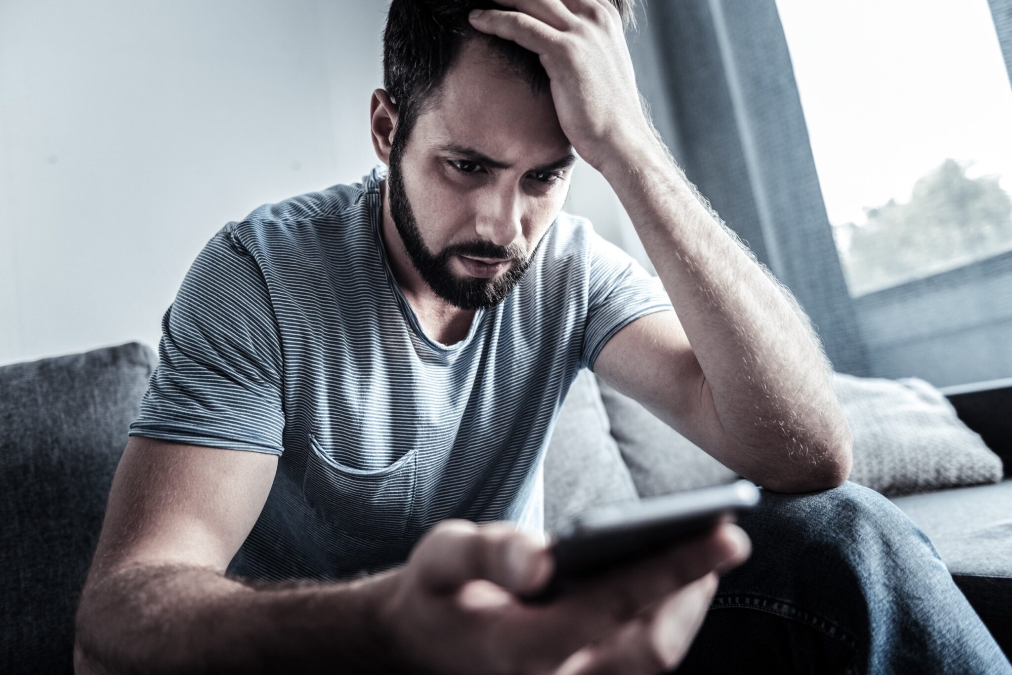 15 Phrases That Give Away A Man's Insecurities — Beating Broke